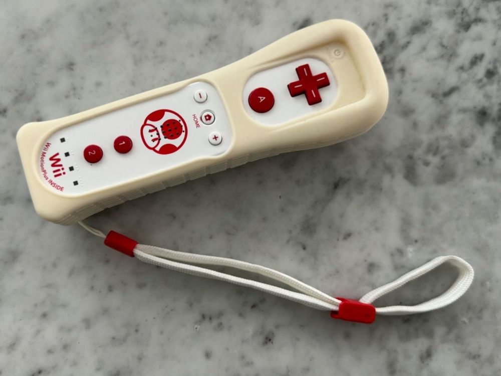 Nintendo Wii Remote Plus (WiiMote) - Toad Edition - Wie neu (Gebraucht ...