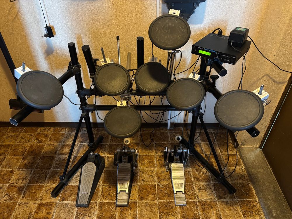 Roland TD-7 E-Drum Set, komplett ! (Gebraucht) in St.Silvester für CHF ...
