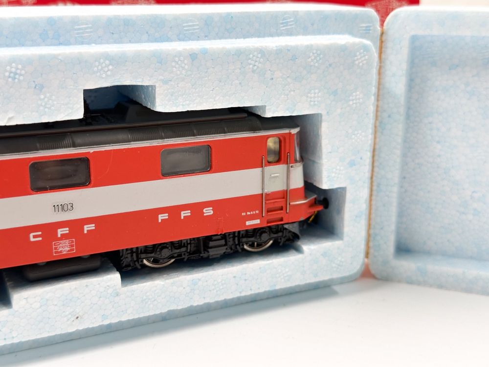 HAG 211 SBB CFF FFS Re 4/4 II "Swiss Express" (Gebraucht) in Zürich für CHF 87 – mit Lieferung ...