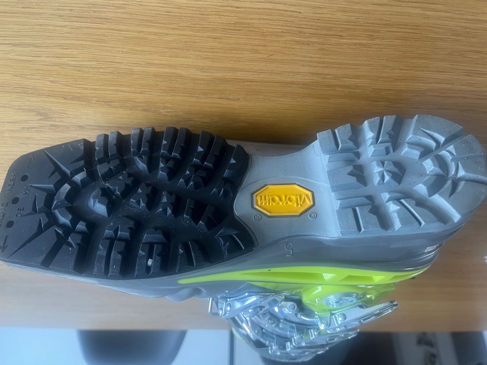 Scarpa T1 Telemarkschuh 240, Schale neuwertig (Gebraucht) in Engelberg ...
