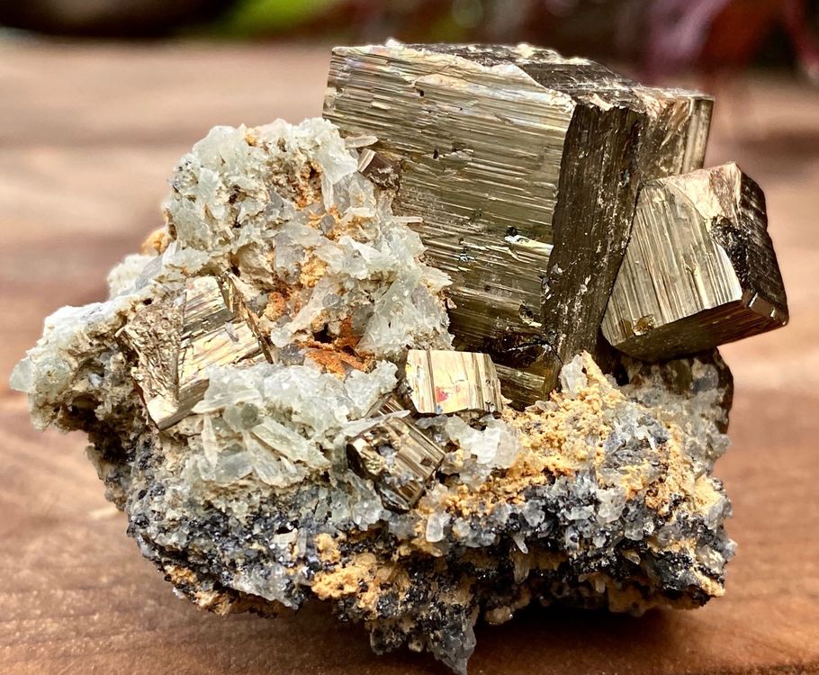 Fantastischer Pyrit auf Matrix ab Fr. 1. | Kaufen auf Ricardo