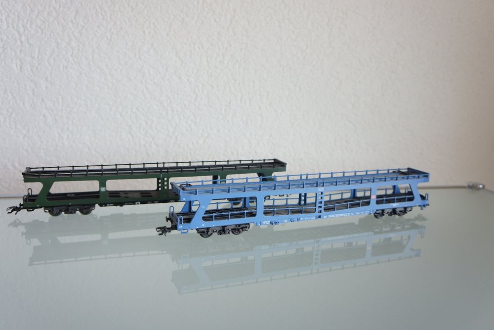Märklin 4074 + 4233: 2 DB Reisezug-Autotransportwagen (Gebraucht) in ...