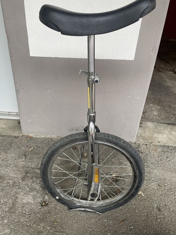 Monocycle pour enfant avec support (D'occasion) à Ollon VD pour CHF 35 ...