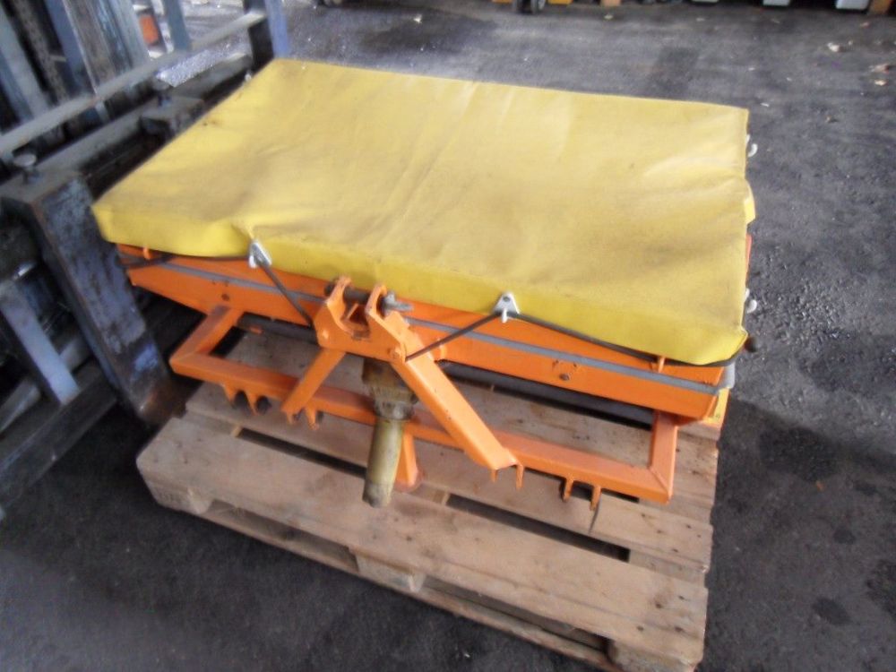 Rolba Salzstreuer für Kleintraktor Iseki Kubota Traktor Hako (Gebraucht ...