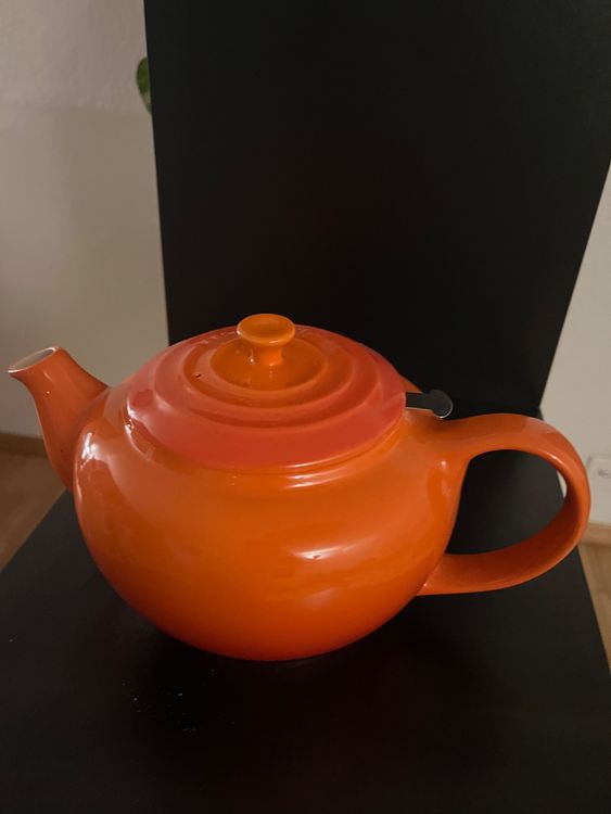 Spannende Le Creuset Teekanne Bild