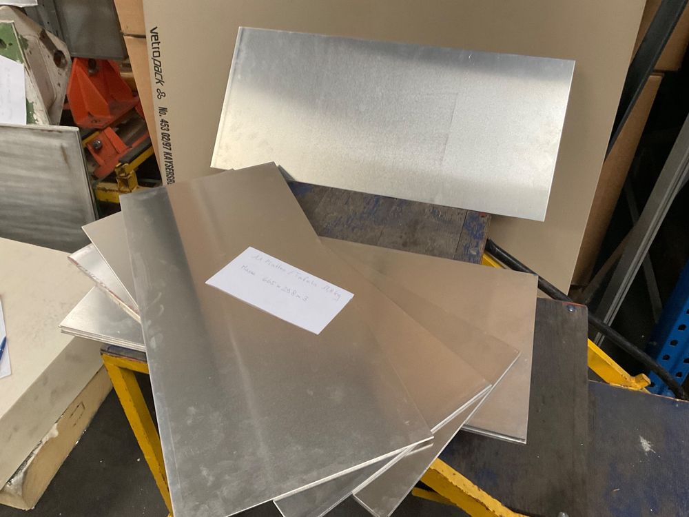 Alu Bleche/Tafeln 11 Stück (Gebraucht) in Altnau für CHF 40 – nur Abholung auf Ricardo kaufen