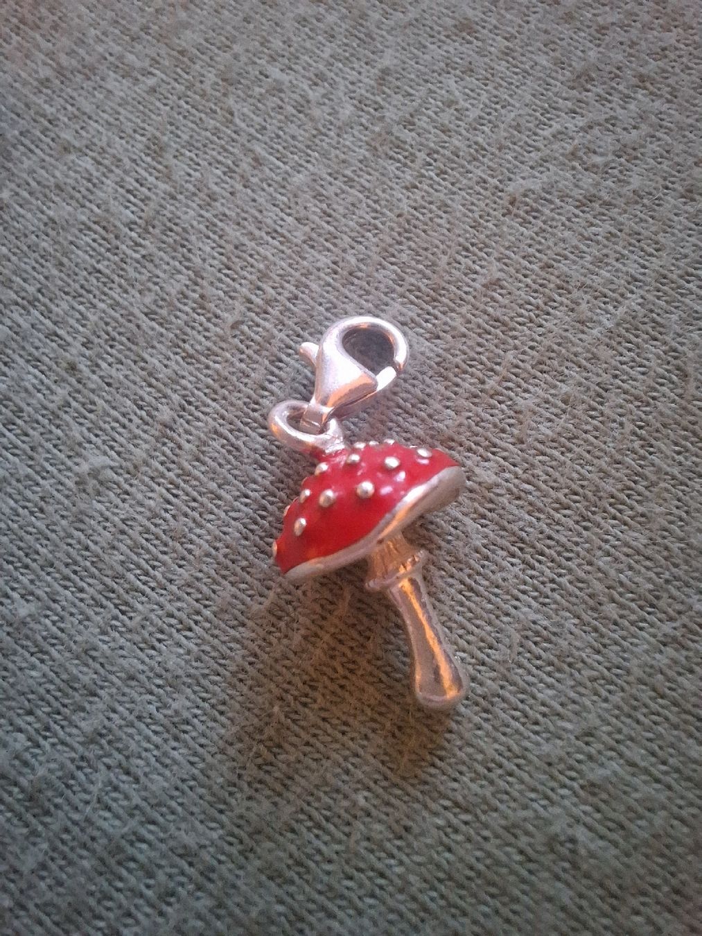 Thomas Sabo Pilz (Gebraucht) in Belp für CHF 35 – mit Lieferung auf ...