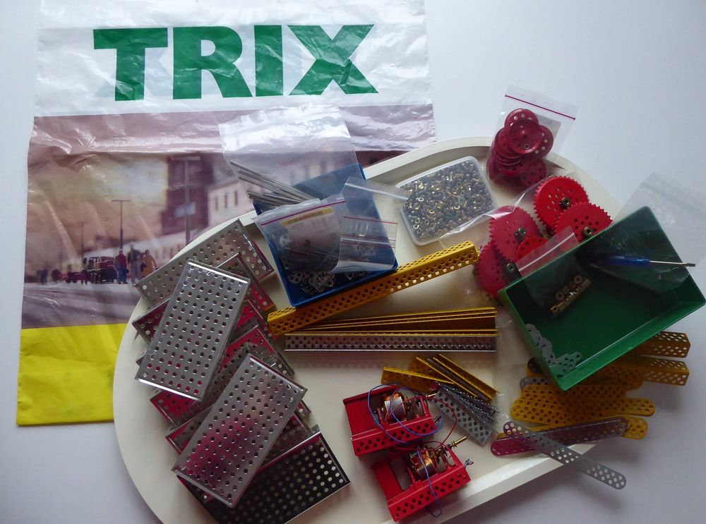 TRIX Metallbaukasten - viele Teile/2 Motoren/alles neuwertig | Kaufen ...
