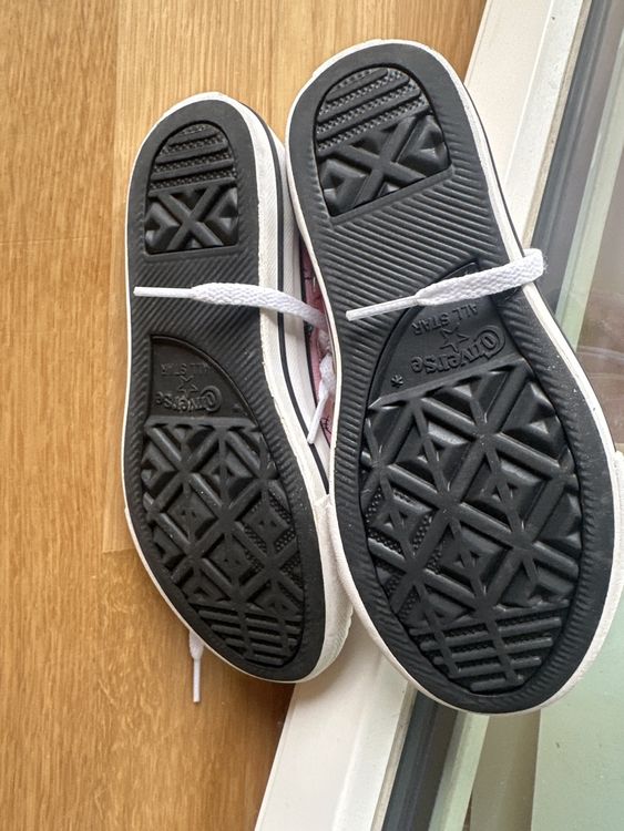 Pinke Converse Hello Kitty, Grösse 30, Top für den Frühling (Gebraucht ...