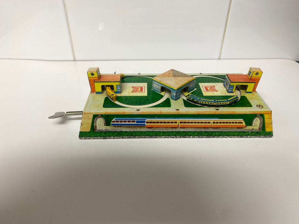 Blechbahn 2 Züge fahren im Kreis UDSSR 70er Jahre Uhrwerk ok (Gebraucht ...