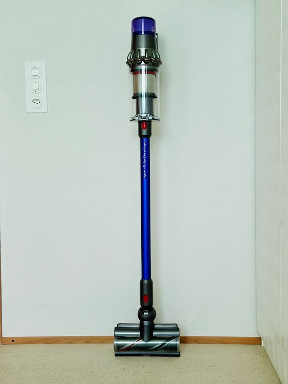 Dyson V11 Absolute Extra Pro Staubsauger | Kaufen auf Ricardo