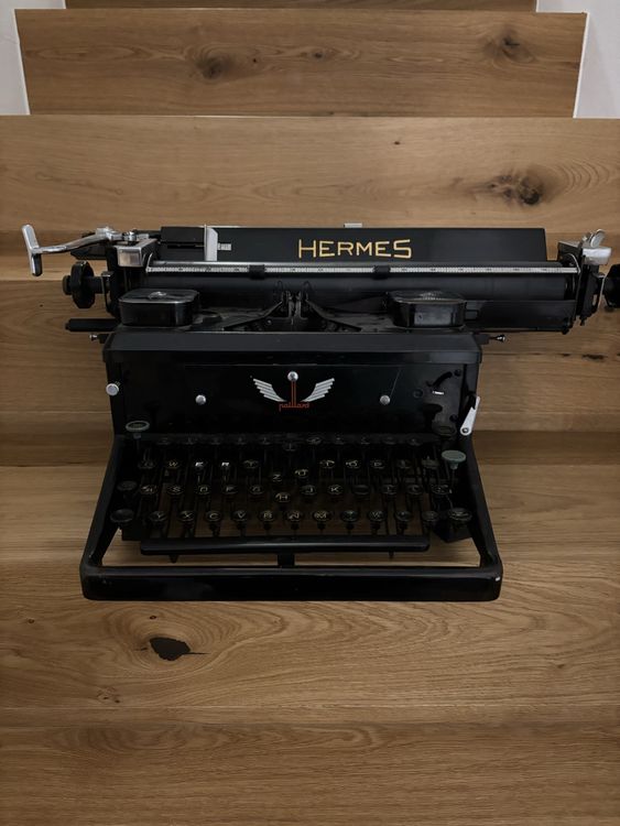 Alte Schreibmaschine HERMES (Gebraucht) in Buttisholz für CHF 1 – nur ...