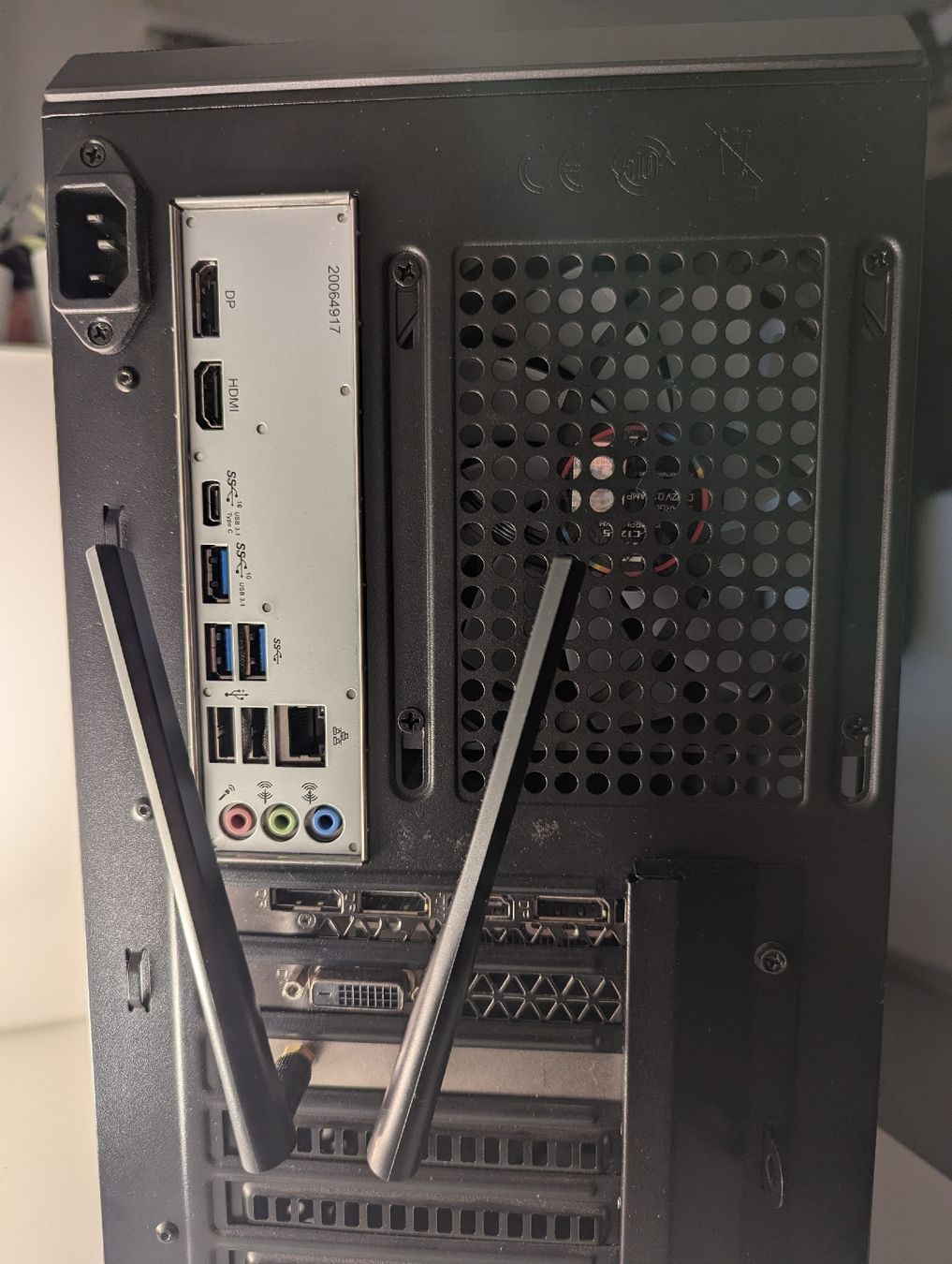 GAMING PC// RTX 2060// 16 GB ddr4// i5-9400// 256 GB SSD (D'occasion) à ...