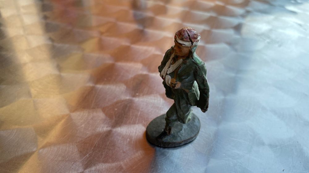 Schweiz Armee - Soldat verletzt - Elastolin Figur (Gebraucht) in Glattfelden für CHF 6.95 – mit ...