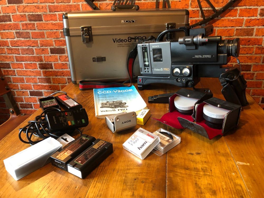 Sony Video 8 PRO CCD-V200E inkl. Koffer | Kaufen auf Ricardo