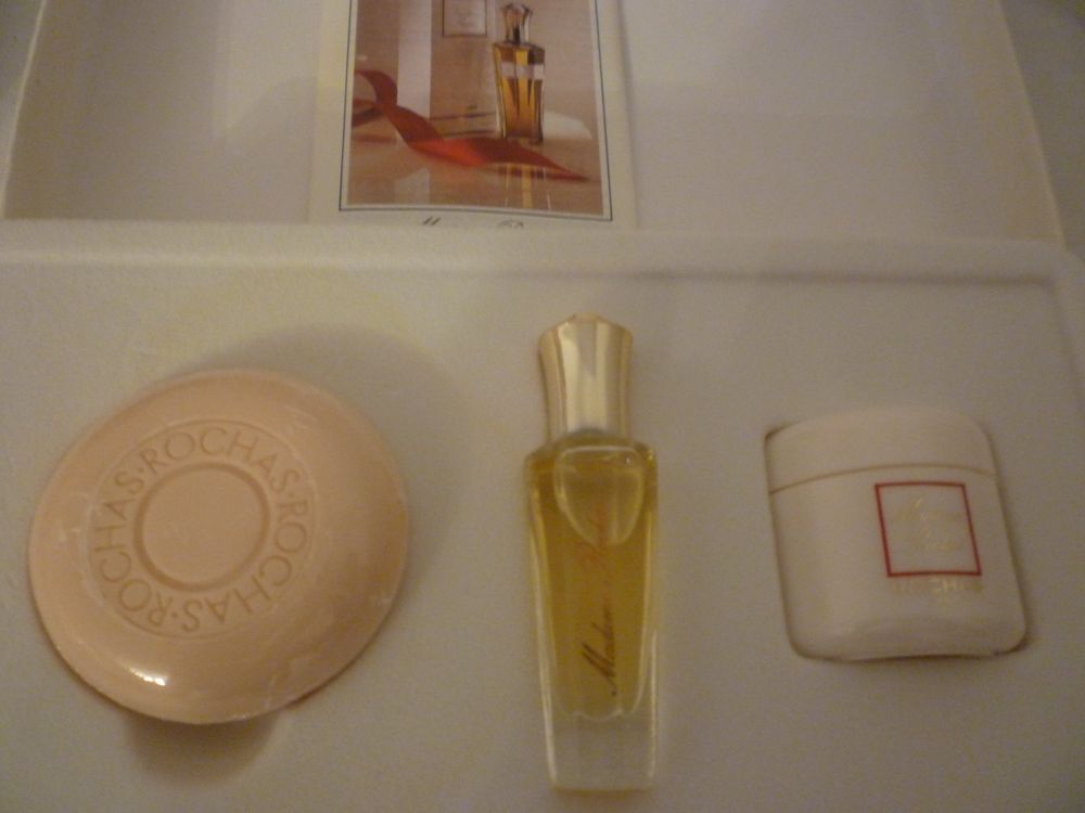 mme rochas miniaturset (Neu (gemäss Beschreibung)) in Langnau am Albis ...