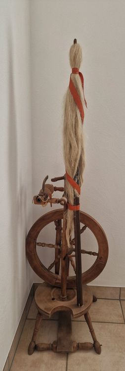 Antikes Spinnrad aus Holz, Top Zustand, Dekoration! (Gebraucht) in ...
