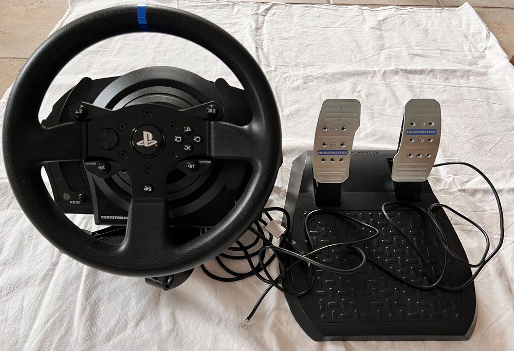 PlayStation Thrustmaster T300 Lenkrad und Pedale (Gebraucht) in Gunten ...