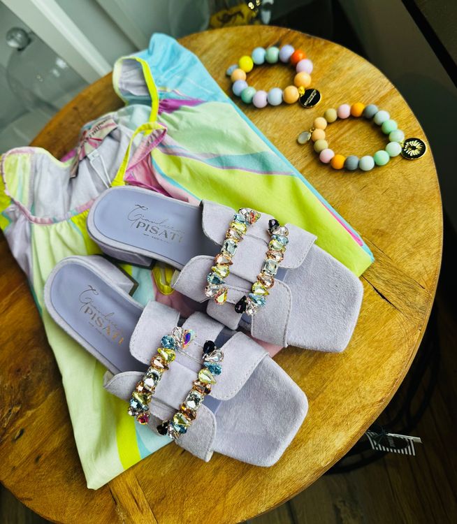 Sandalen aus Wildleder in Lila Gr. 39 (Neu und originalverpackt) in Horgen für CHF 69 – mit ...