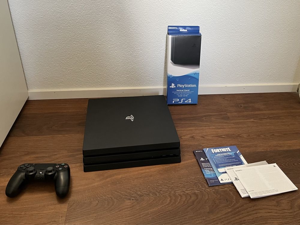 Playstation 4 Pro - Fortnite Edition 1 TB und Vertical Stand | Kaufen ...