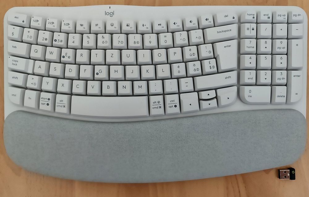 Logitech Wave Keys CH-Layout Universal NEUWERTIG + GARANTIE! (Gebraucht ...