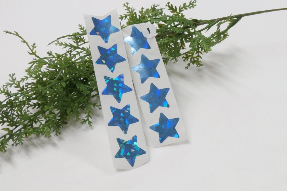 100 Sticker Sticker blau (1) (Neu und originalverpackt) in Blatten-Naters für CHF 1 – mit ...