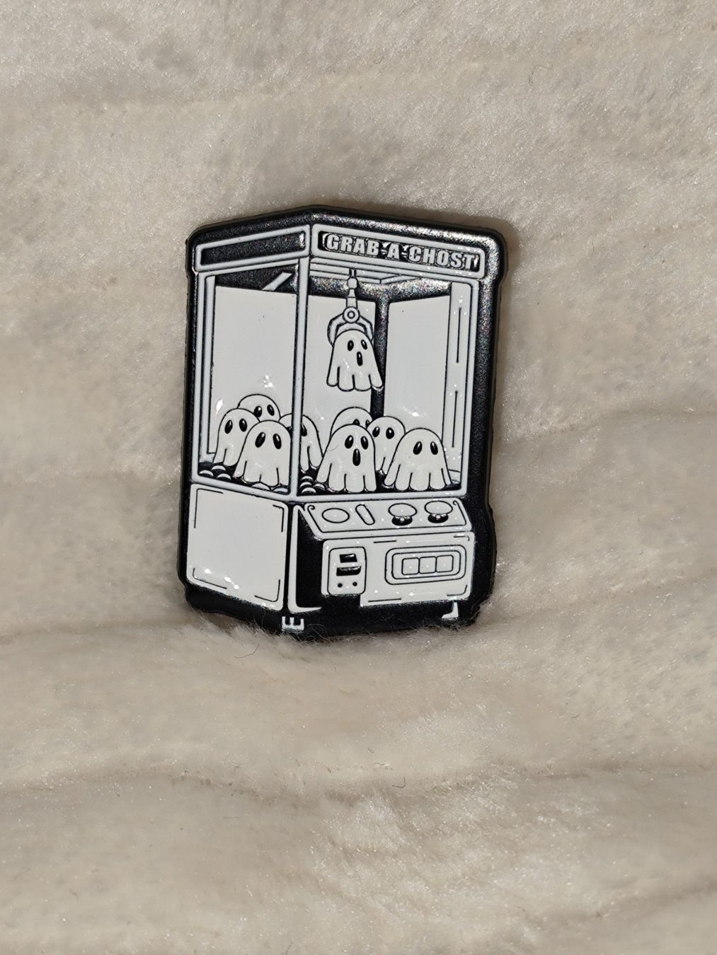 👻 Grab-a-Ghost Pin –👻ca. 3 cm (Neu (gemäss Beschreibung)) in Bettingen ...