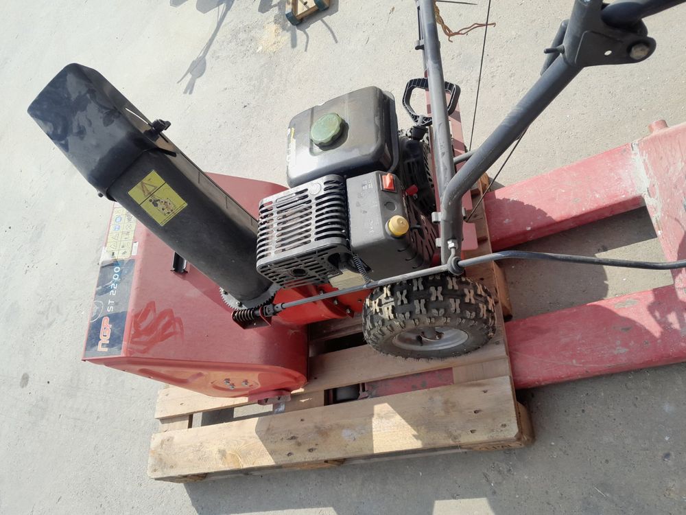 Schneefräse NGP ST 2200 (Defekt) in Gondiswil für CHF 16 – nur Abholung auf Ricardo kaufen