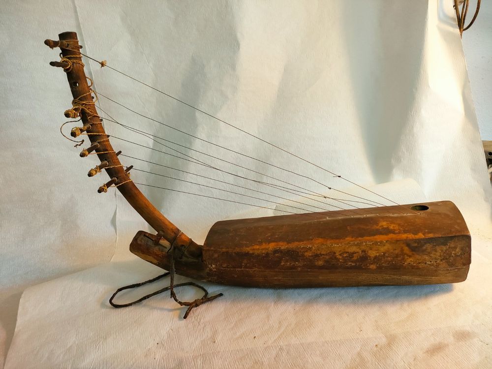 Cithare, instrument de musique du Gabon chez les Massengo | Kaufen auf ...
