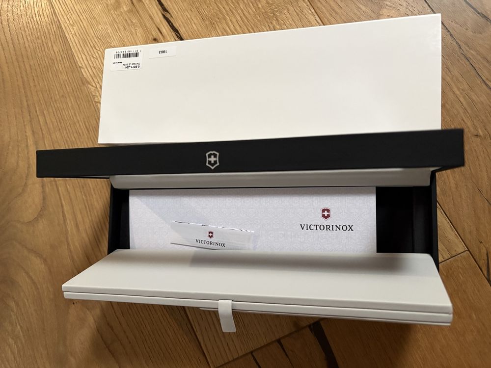 Victorinox Damast 2024 Verpackung (Neu und originalverpackt) in ...