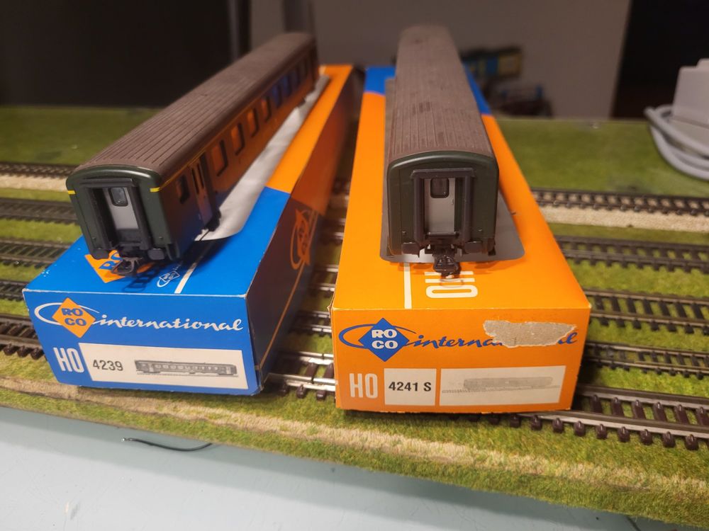 Roco 4239 1.K.l.Persw. 1x 4241S Gepäckwagen AC | Kaufen auf Ricardo
