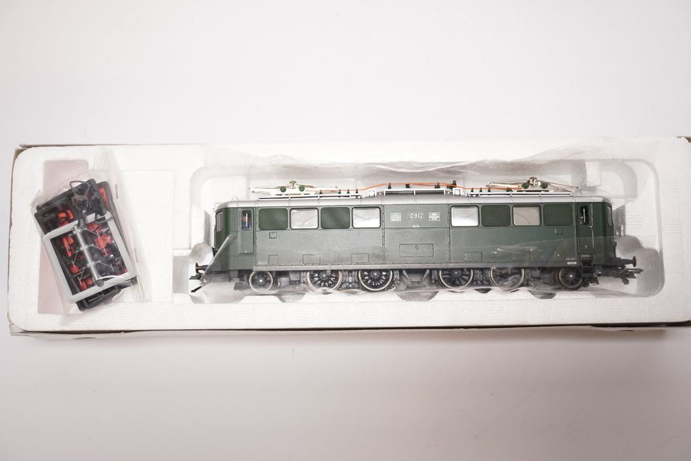 2∑ Roco 69530 SBB Ae 4/6 10812 E-Lok grün / digital V5 | Kaufen auf Ricardo