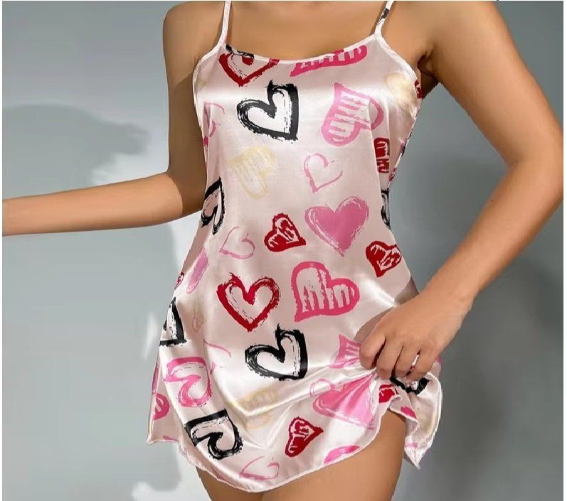 Nachtkleid Satin mit Herzdruck Feminata - Robe de nuit (Neu und originalverpackt) in Lausanne ...