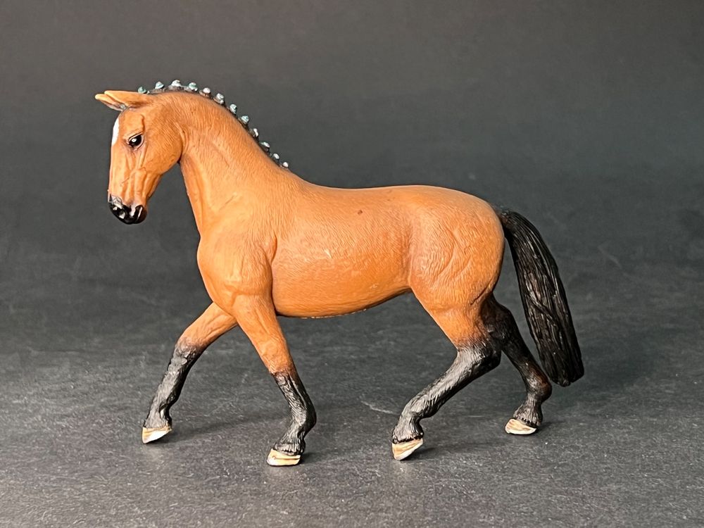 Schleich 13817 Hannoveraner Stute Pferd (Gebraucht) in Ennetbaden für CHF 8 – mit Lieferung auf ...