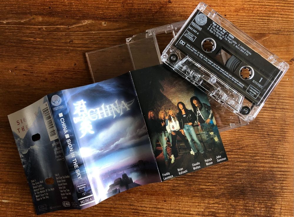 China – Sign In The Sky MC/Cass, Hard Rock (Gebraucht) in Luzern für ...