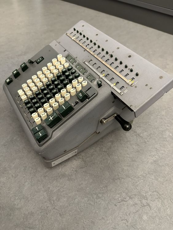 Rechenmaschine Marke "Madas" von H.W. Egli S.A. Zürich (Gebraucht) in ...