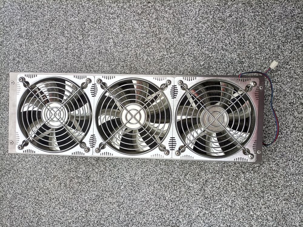 Radiator für Wasserkühlung PC mi 3-fach Lüfter Kühler (Gebraucht) in ...