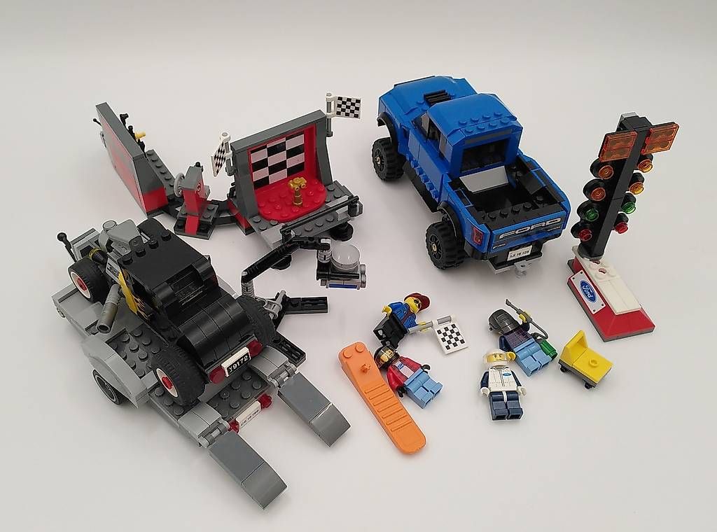 LEGO 75875 Ford F-150 Raptor & Ford Model A Hot Rod (Gebraucht) in ...