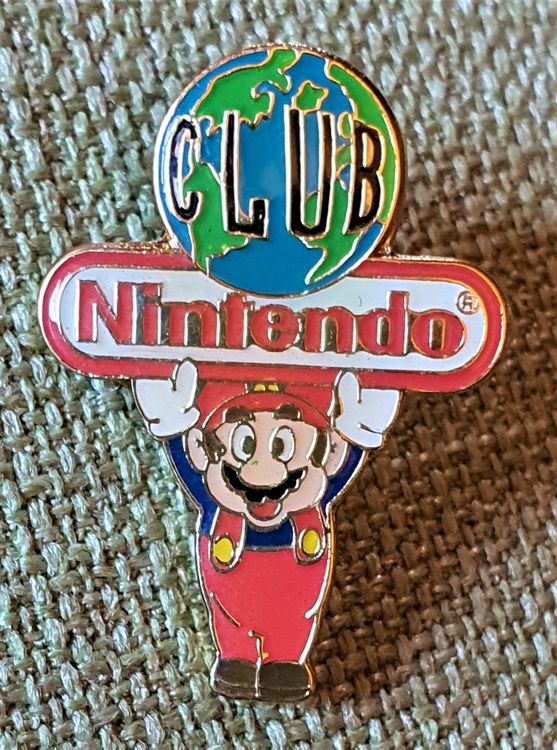 G127 - Nintendo Club Farbiger Mario Pin (Gebraucht) in Reinach BL für ...