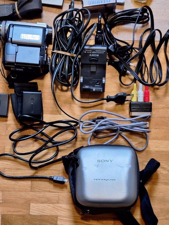 SONY Handycam DCR-PC350E (Gebraucht) in Bière für CHF 55 – mit ...
