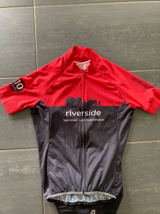 Cycling Kit (Gebraucht) in Hunzenschwil für CHF 25 – mit Lieferung auf ...