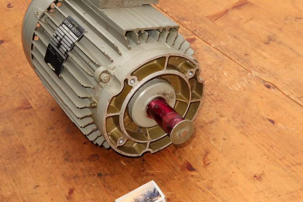 Motor 380V ( Dreiphasen ) Brown -Boveri 4HP (Gebraucht) in Biel/Bienne ...