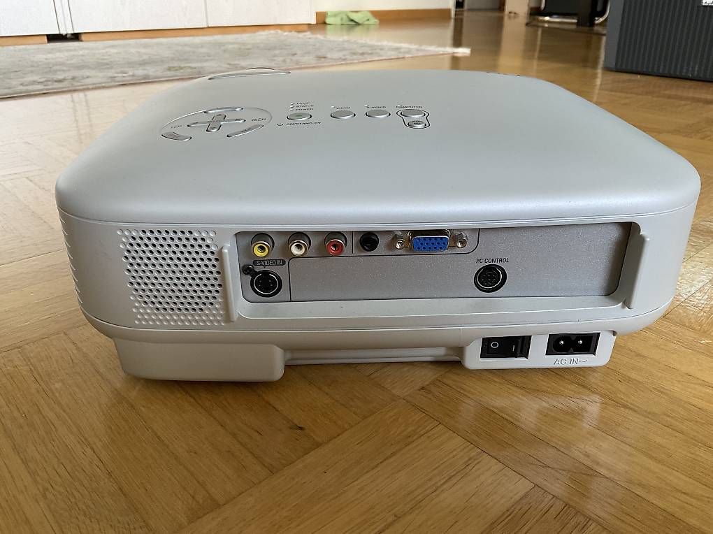 NEC VT37 projector (Gebraucht) in Luzern für CHF 40 – mit Lieferung auf ...