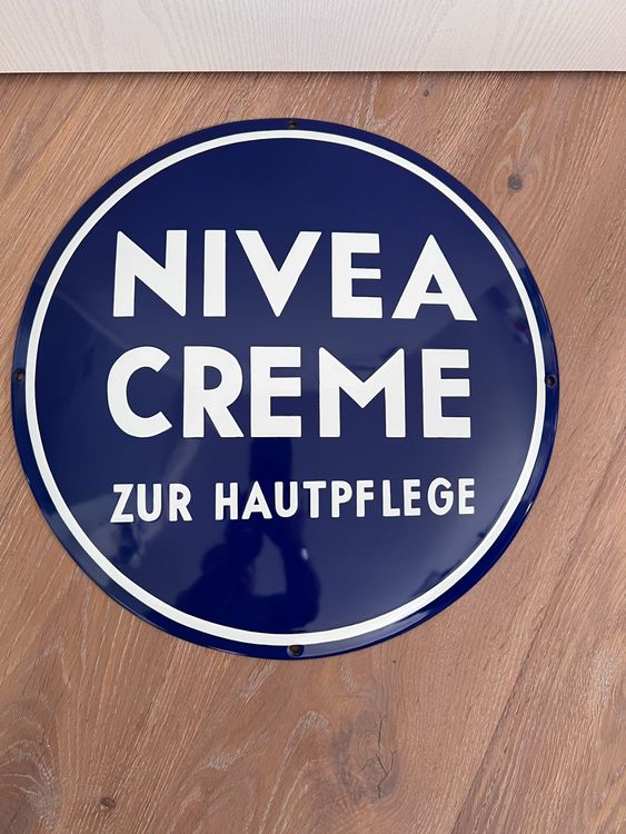 rundes, gewölbtes NIVEA Emailschild ca. 60er-/70er-Jahre | Kaufen auf ...