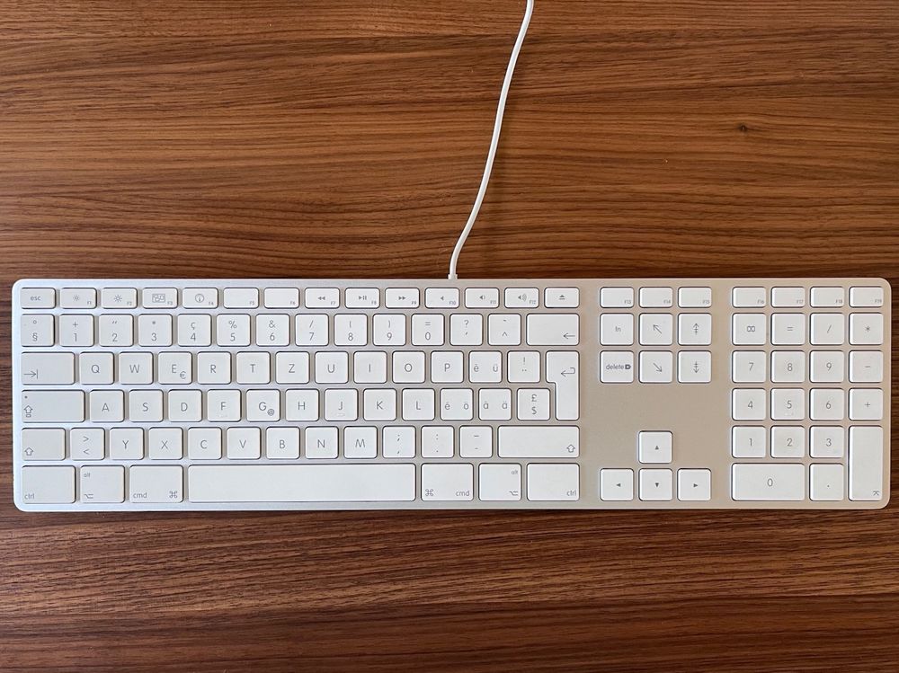 Apple USB Tastatur CH mit Zahlenblock (Gebraucht) in für CHF 20 – mit ...