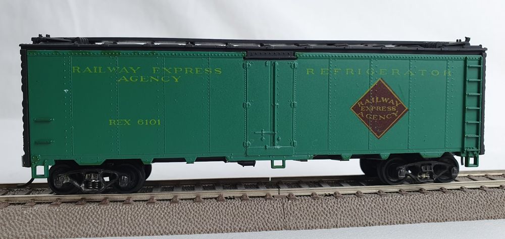 Athearn 1609 REX 6101 Railway Express Agency Reefer Boxcar | Kaufen auf ...