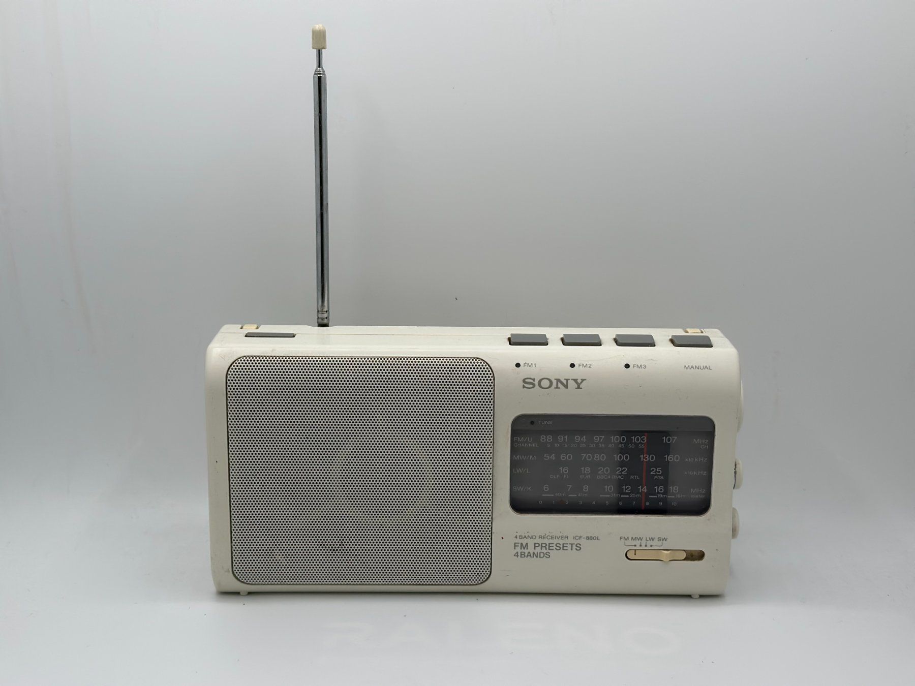 RADIO Vintage of 1991 ! Sony ICF-880L + Test OK ! (D'occasion) à Genève ...