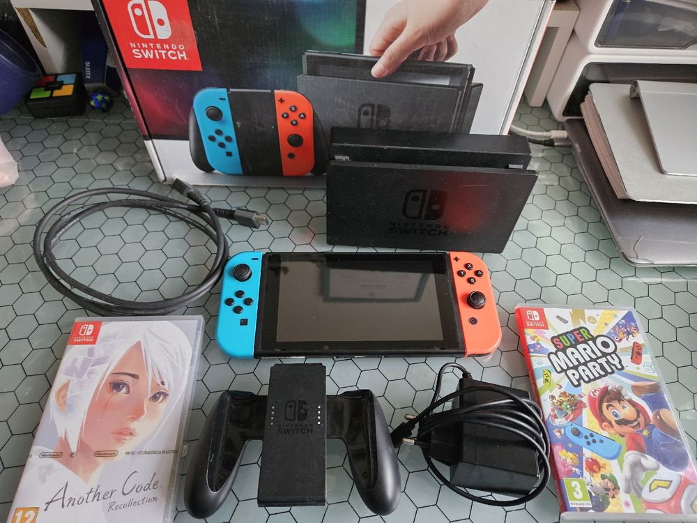 Nintendo Switch avec 2 jeux (D'occasion) à Genève pour CHF 165 – avec ...