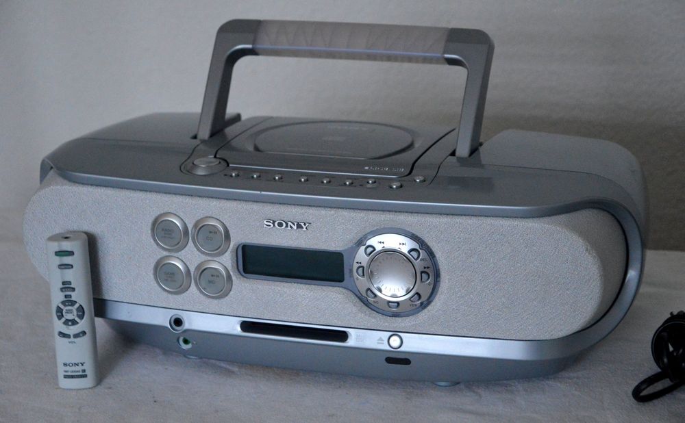 Boombox Sony ZS-M30 Portable MiniDisc / CD Radio (Gebraucht) in Collonges für CHF 160 – mit ...