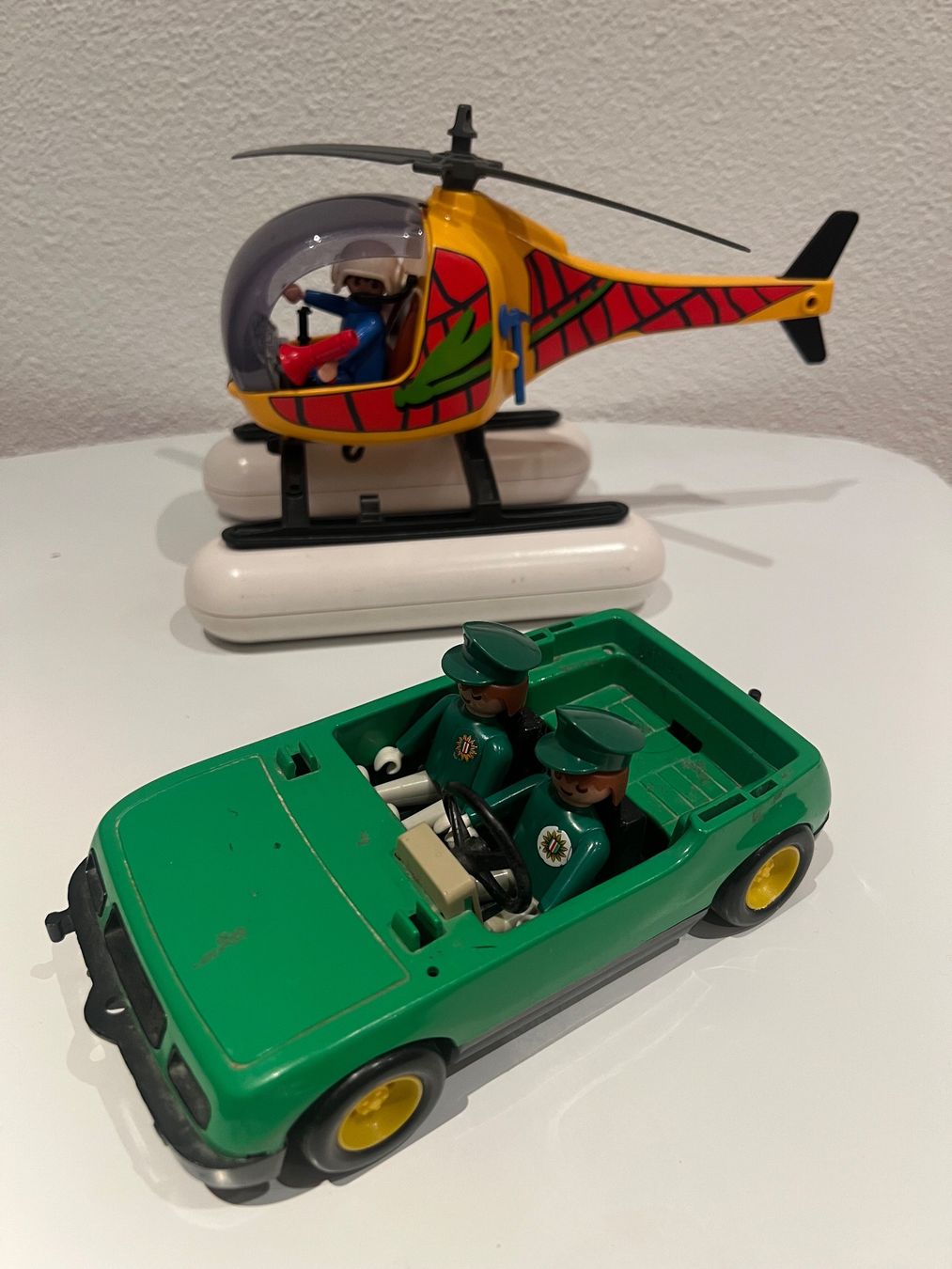 Playmobil 3215 und 3220: Vintage Polizeiauto und Helikopter (Gebraucht ...